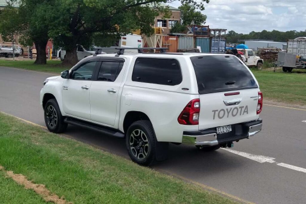 TOYOTA HILUX – DUAL CAB SR5 FIBREGLASS CANOPY (September 2015 – Current ...